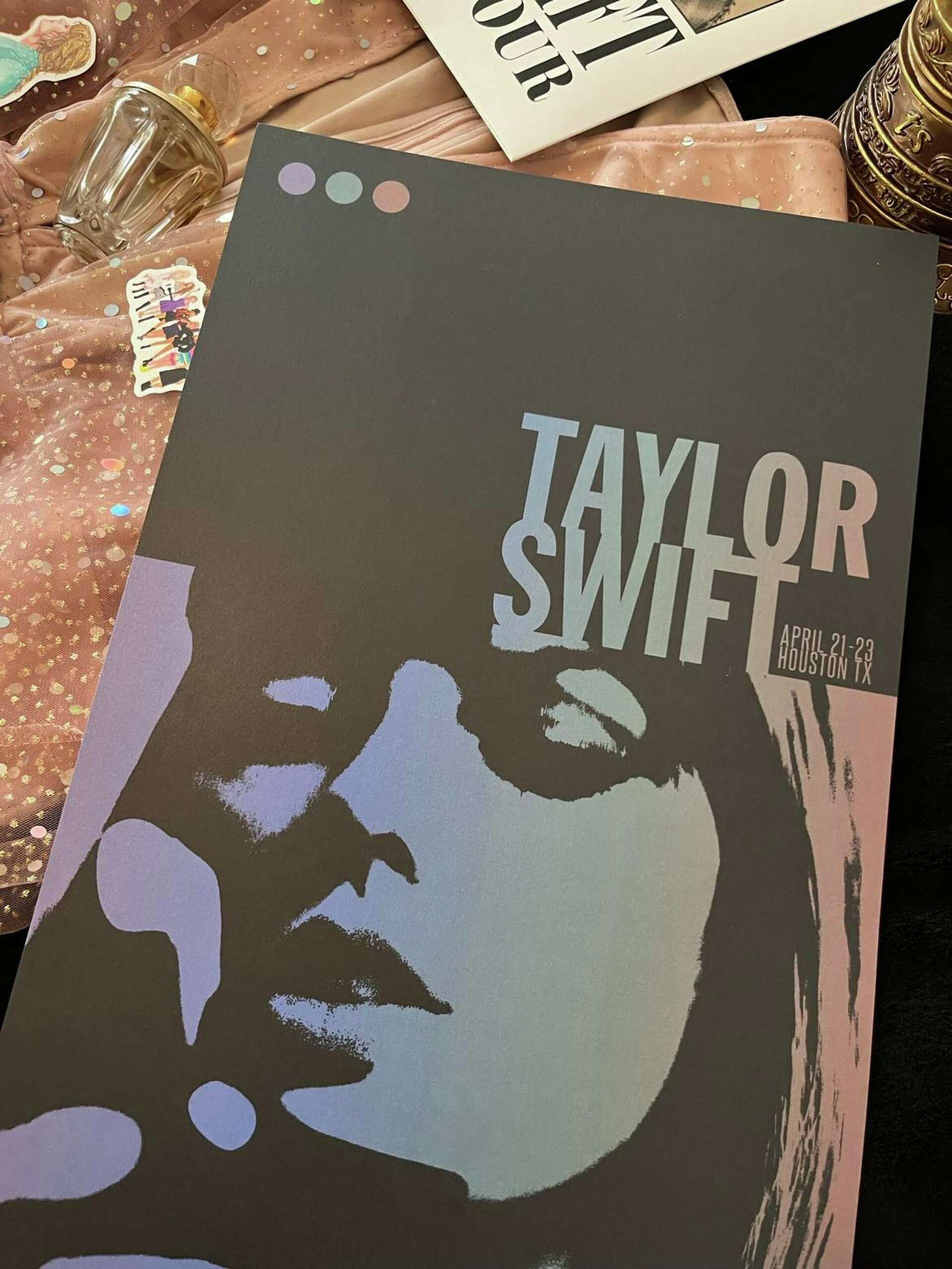 Houston Swifties band together to welcome Taylor Swift's Eras Tour