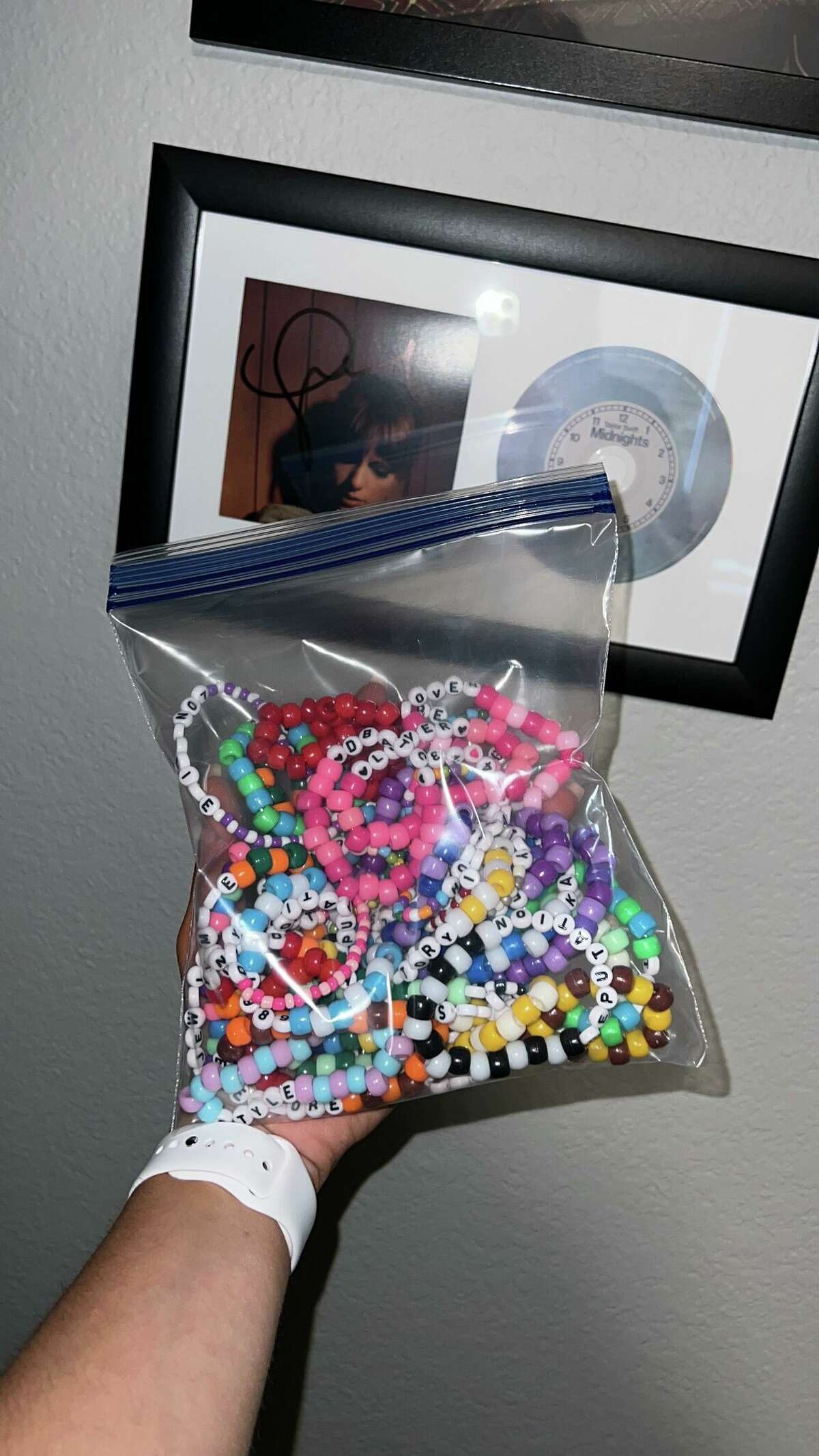 Houston Swifties band together to welcome Taylor Swift's Eras Tour