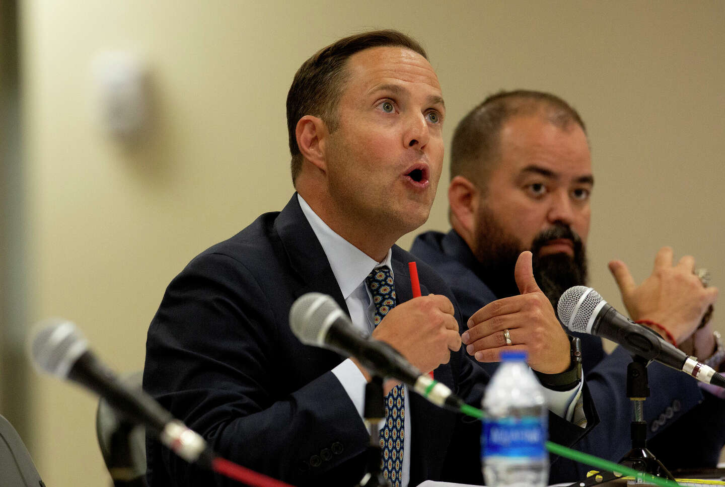 Can Dustin Burrows or David Cook restore integrity in the Texas House?