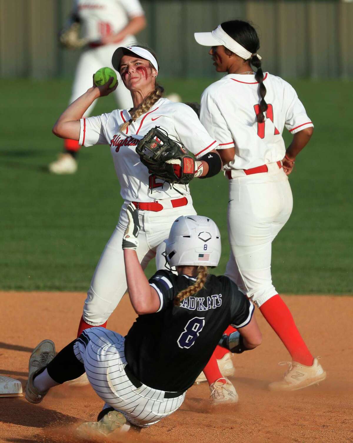 The Woodlands clinches share of 13-6A title with 12th straight win