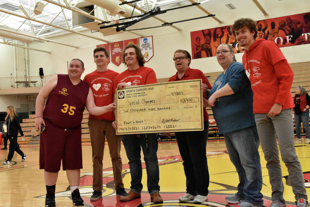 Area 5 Special Olympics battles with Ferris basketball in charity game