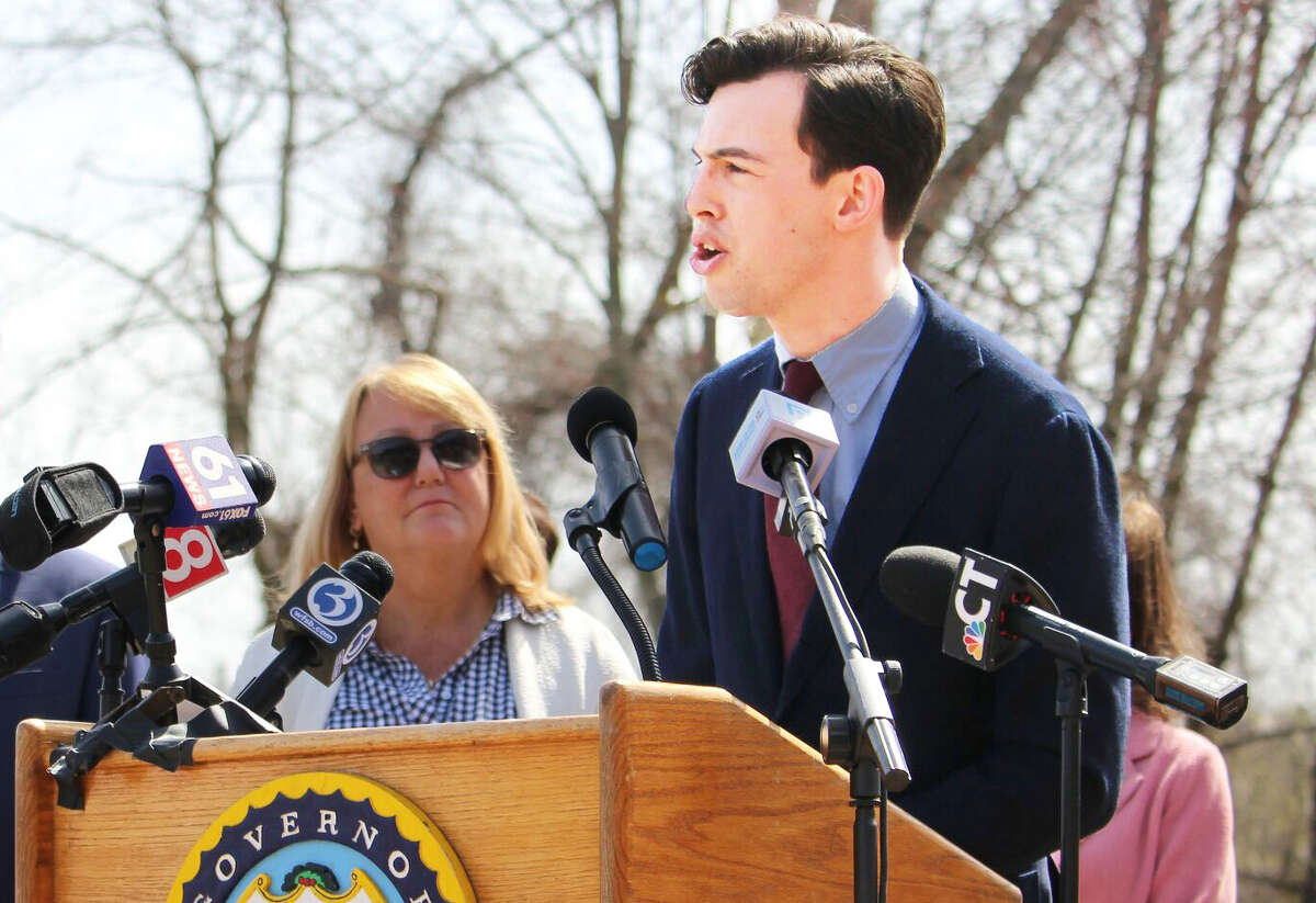 Middletown CT Mayor Ben Florsheim begins campaign for second term