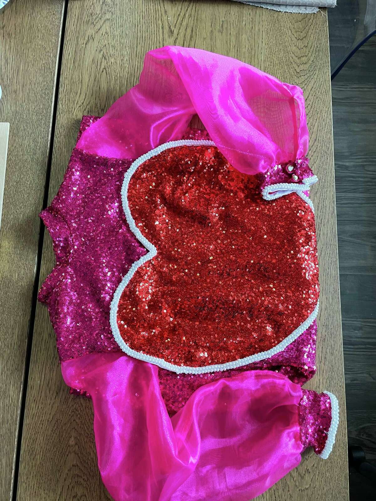 Houston Swifties band together to welcome Taylor Swift's Eras Tour