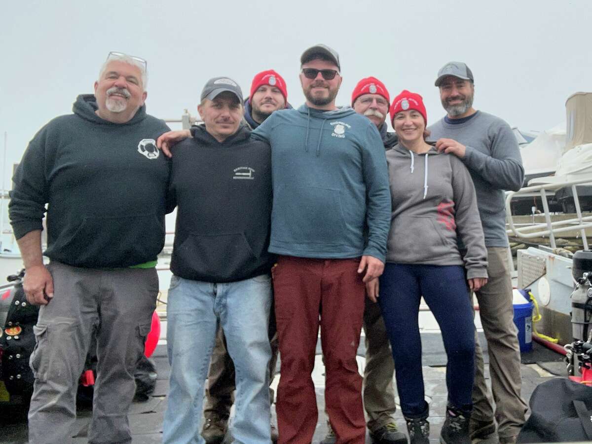 CT divers find submarine missing for 80 years in Long Island Sound