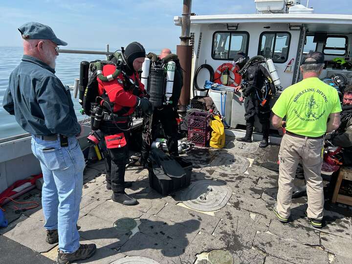 CT divers find submarine missing for 80 years in Long Island Sound