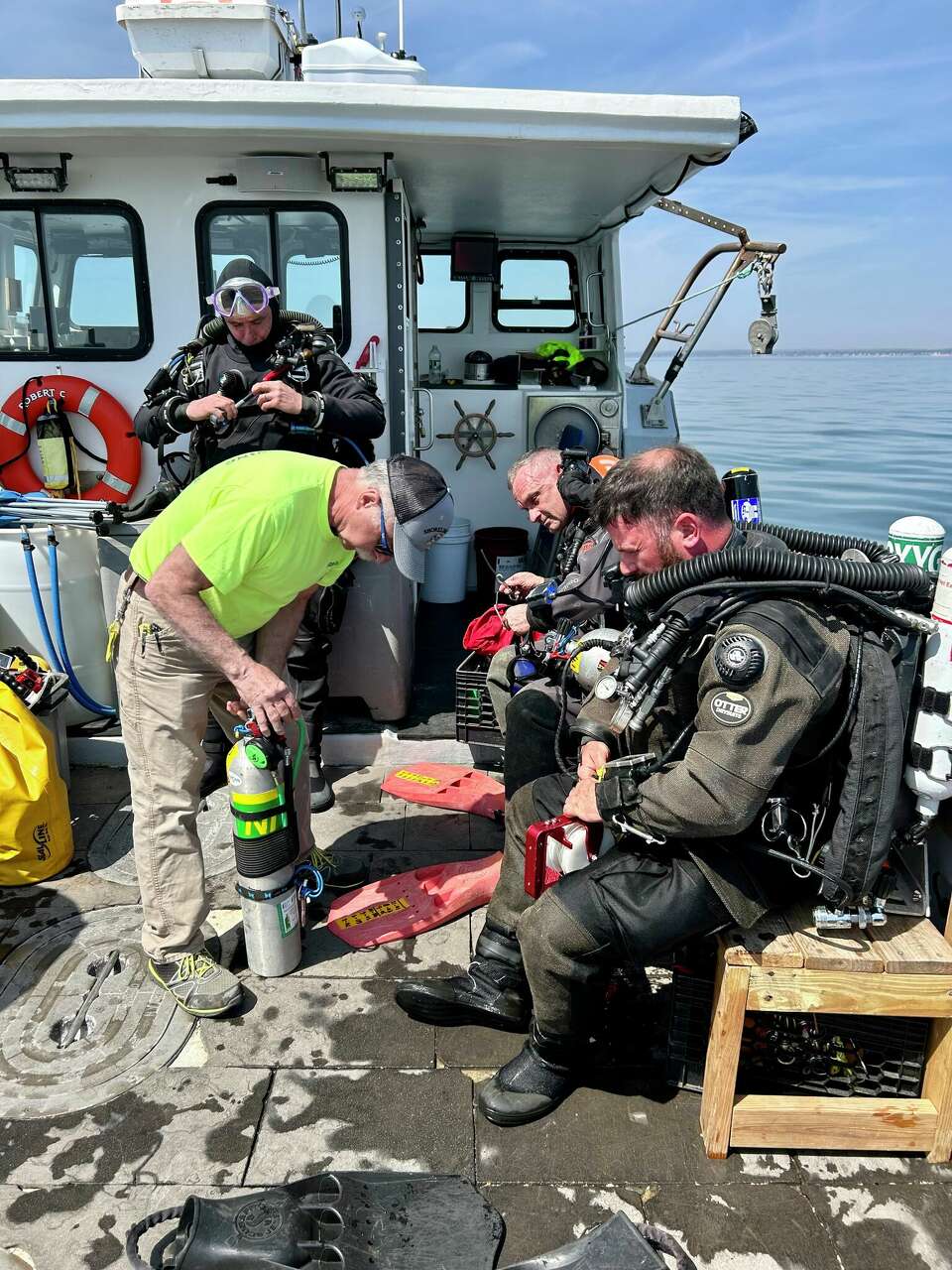 CT divers find submarine missing for 80 years in Long Island Sound