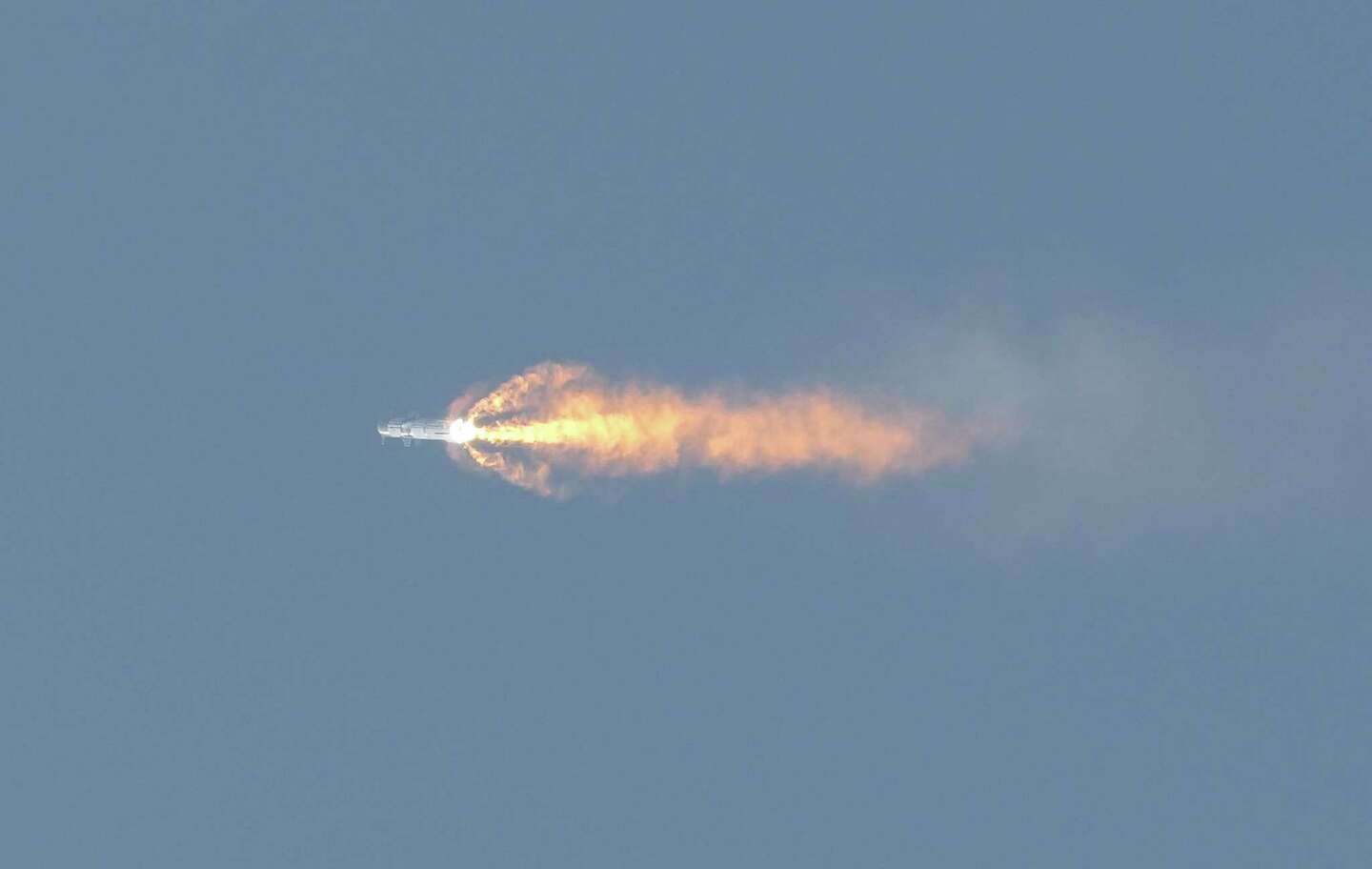 SpaceX Starship soars in Texas debut of world’s most powerful rocket