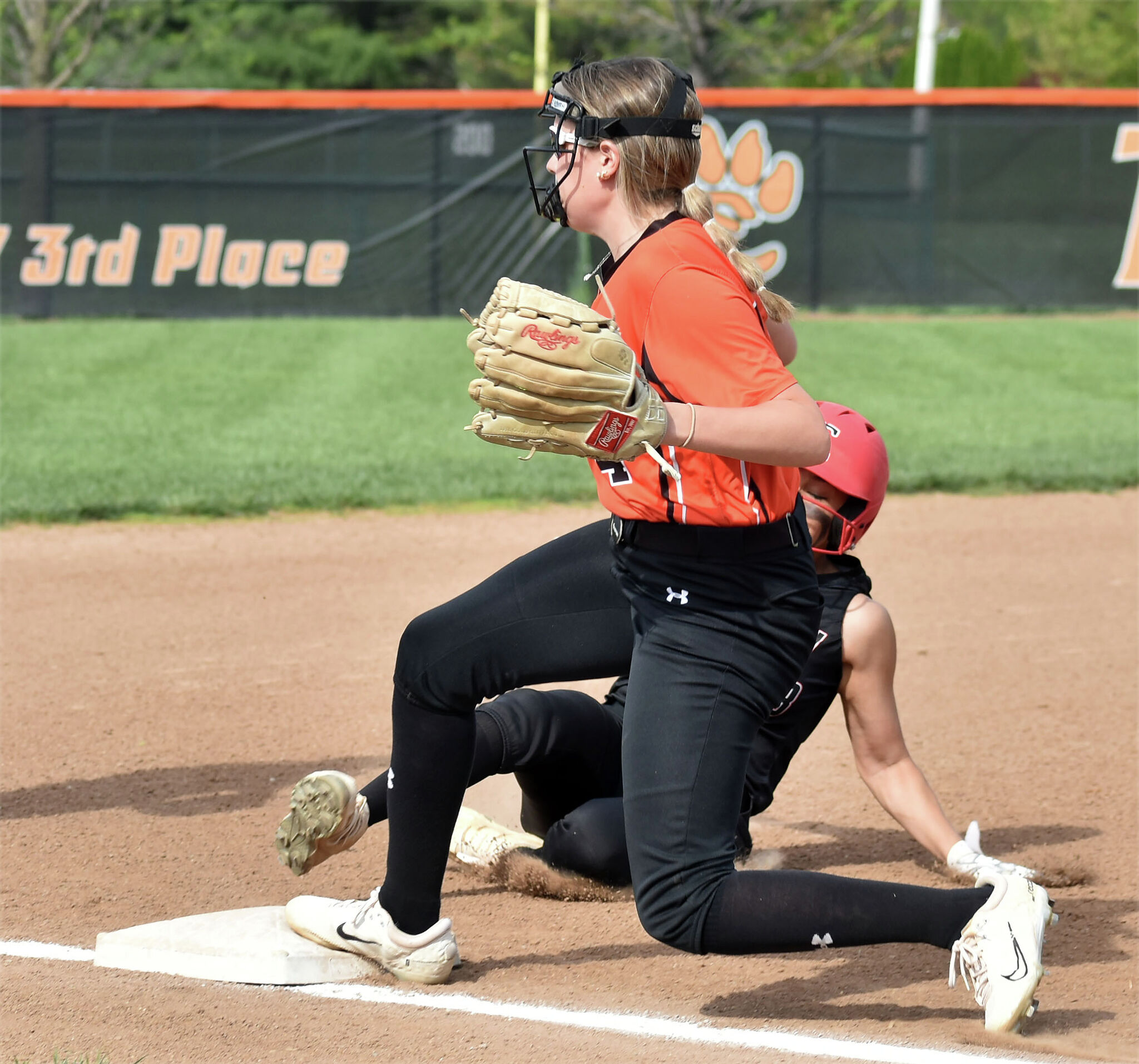 Nelson pitches Edwardsville past Calhoun