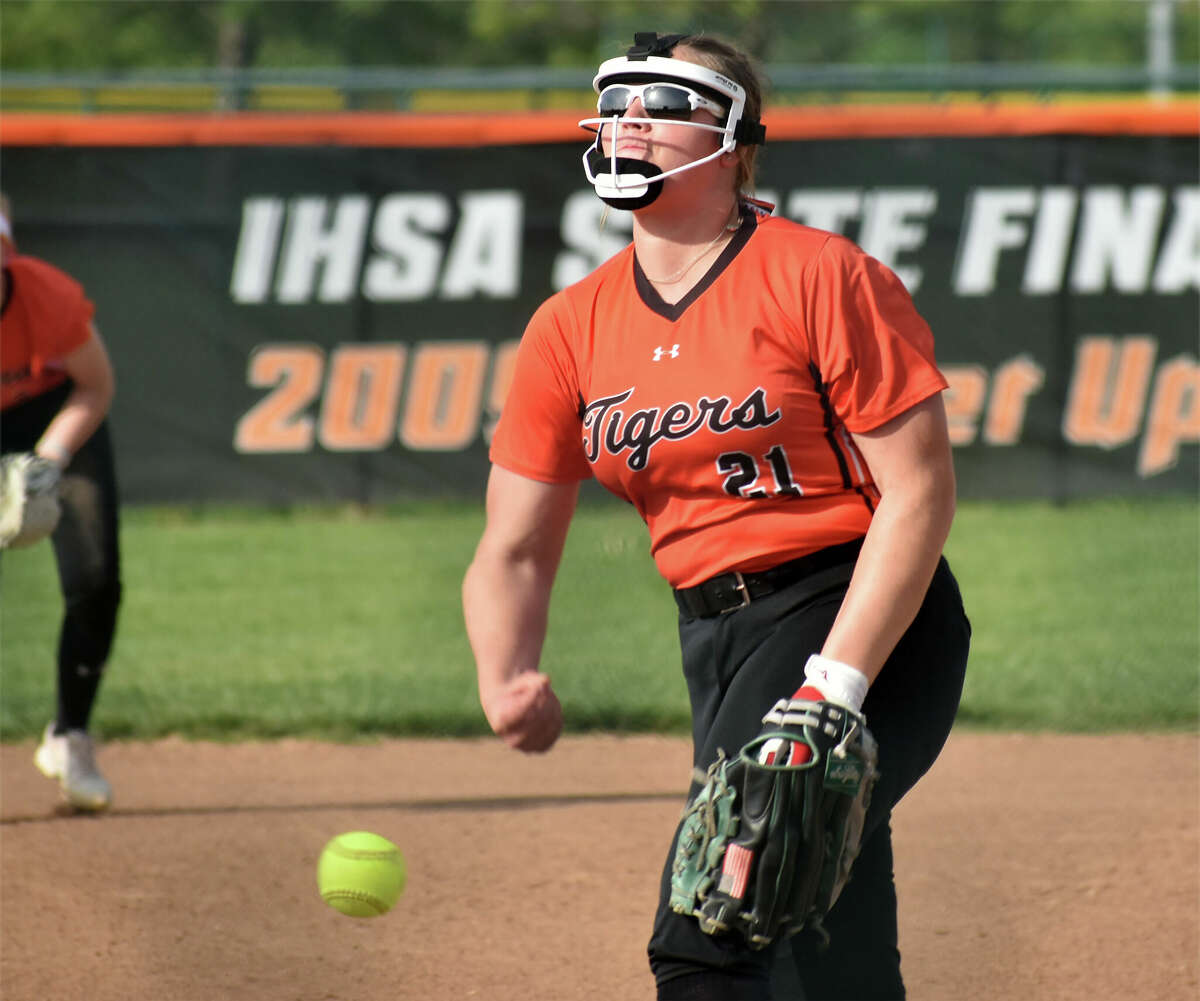Nelson pitches Edwardsville past Calhoun