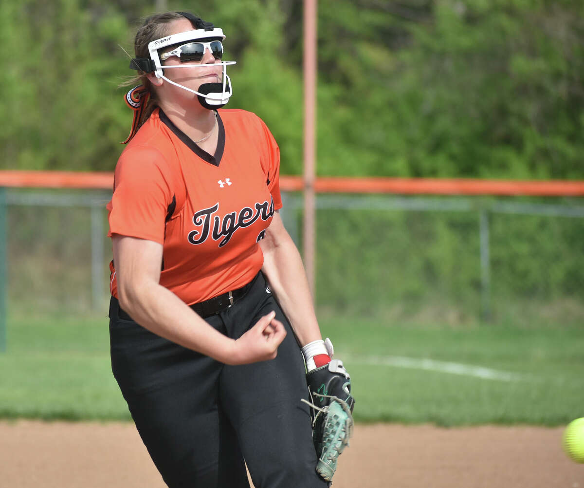 Nelson pitches Edwardsville past Calhoun