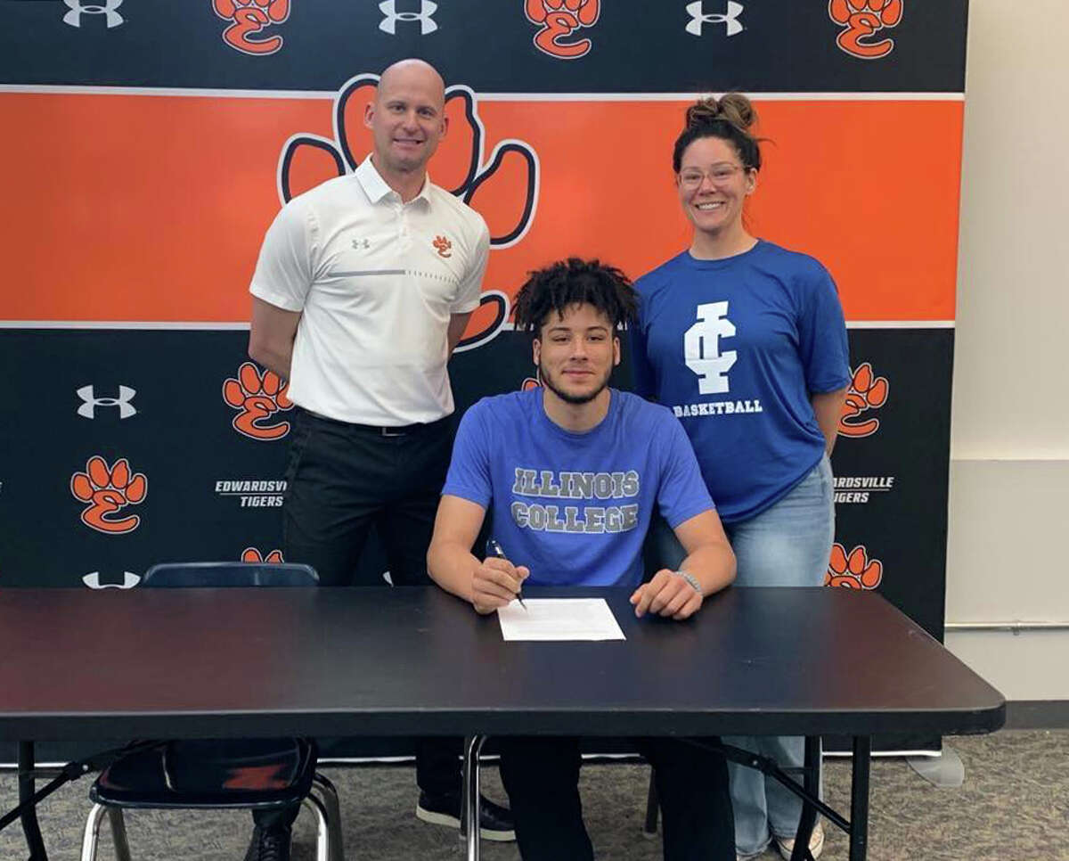 Edwardsville’s Isayah Kloster finds new basketball family at Illinois