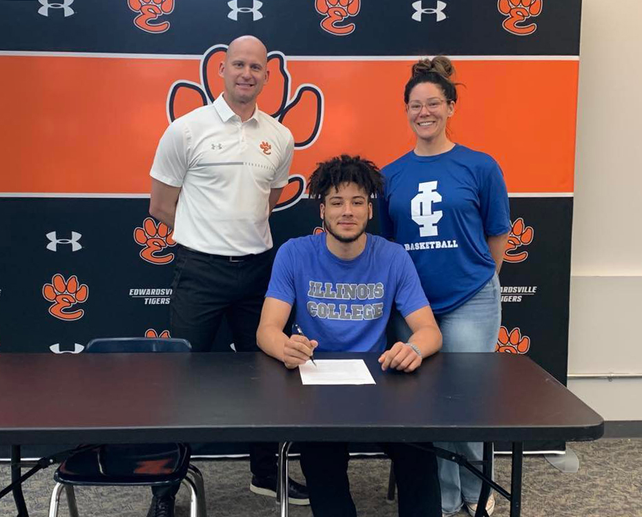 Edwardsville’s Isayah Kloster finds new basketball family at Illinois