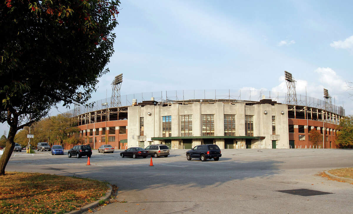 If A’s leave, can the Oakland Coliseum be salvaged?