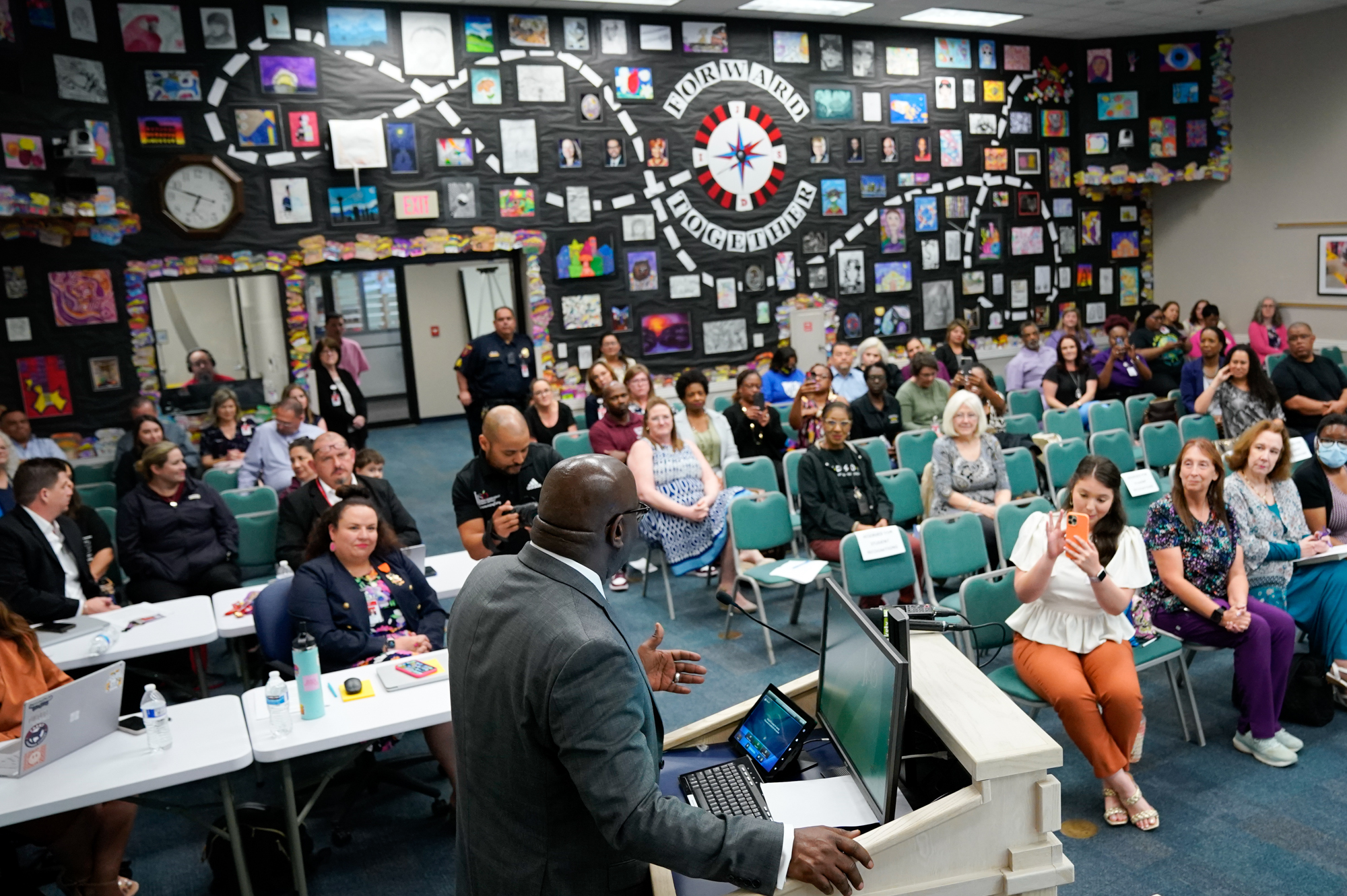 Judson ISD raises stakes in Bexar County teacher pay poker