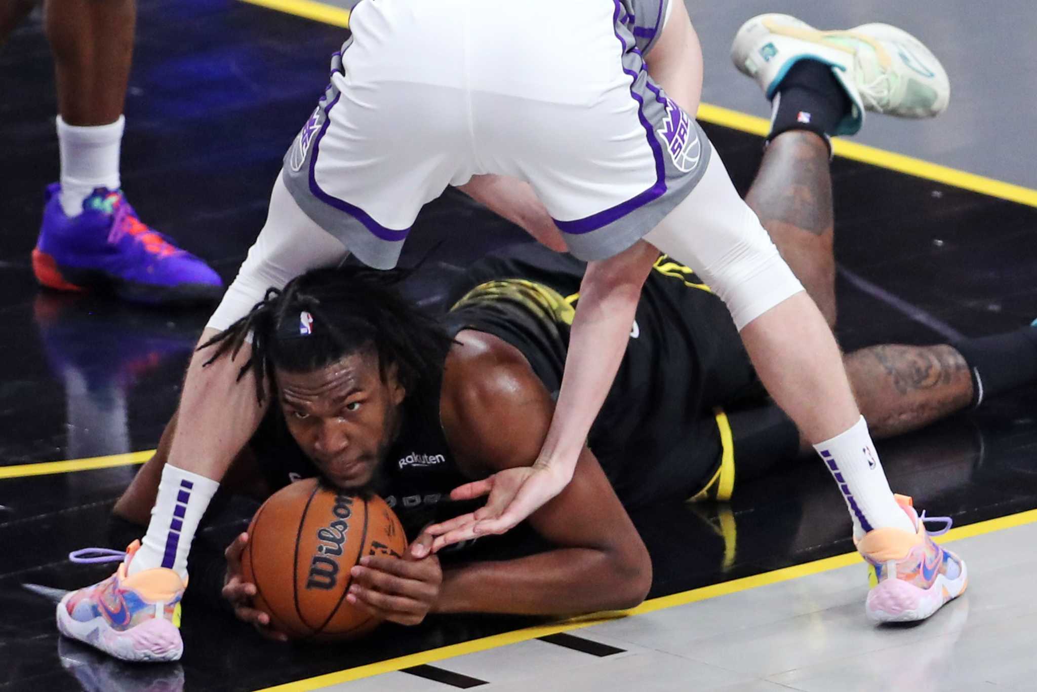 No Draymond? No problem, Warriors beat goes on with Kevon Looney & Co.
