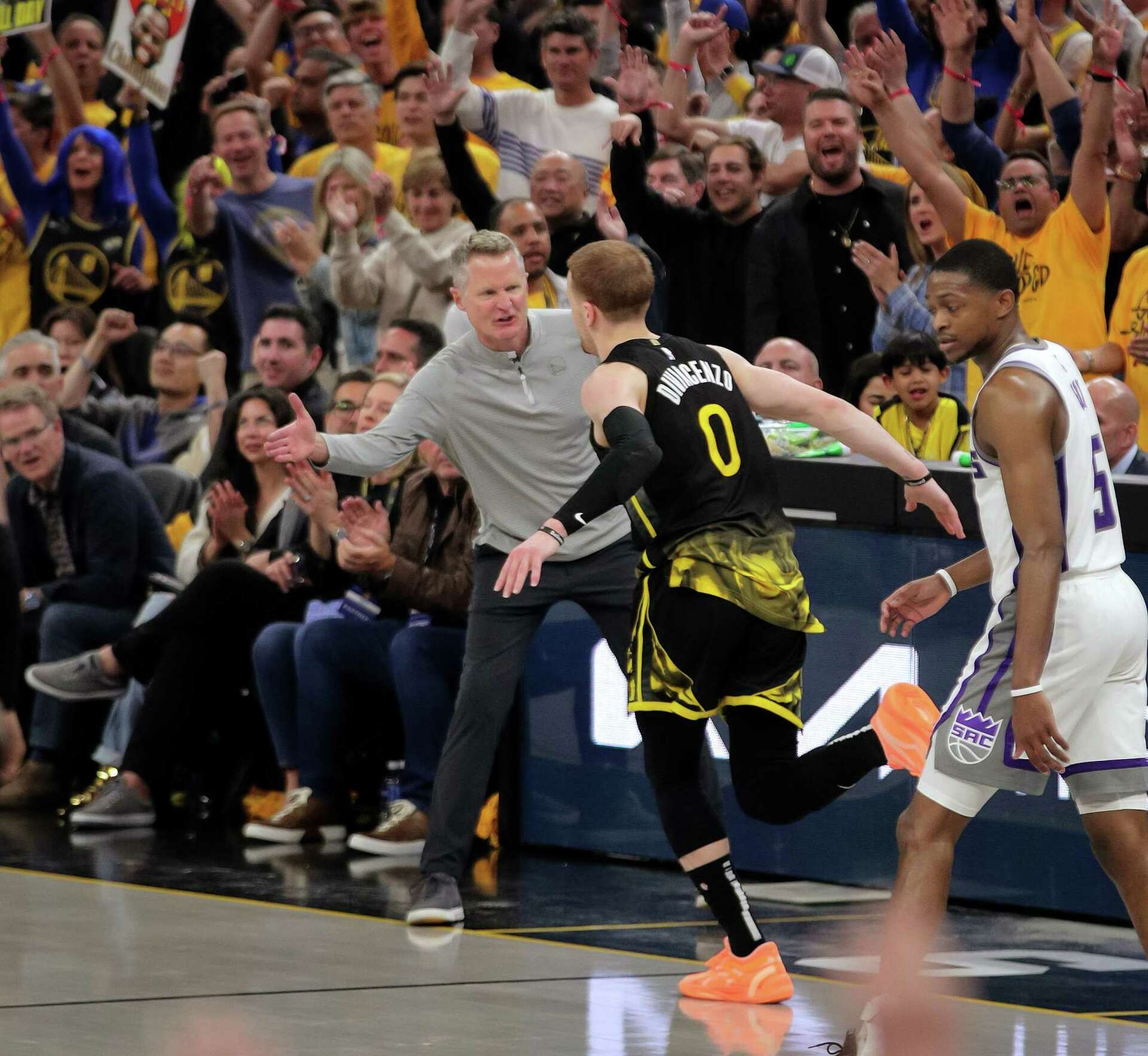 Steph Curry leads the way, but Warriors also need bench to produce