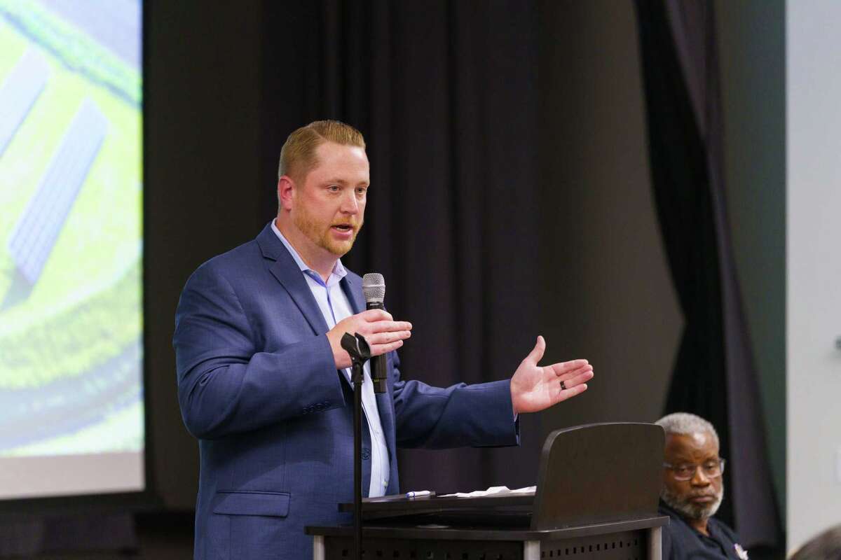 CenterPoint Energy, solar farm developers rankle Sunnyside residents