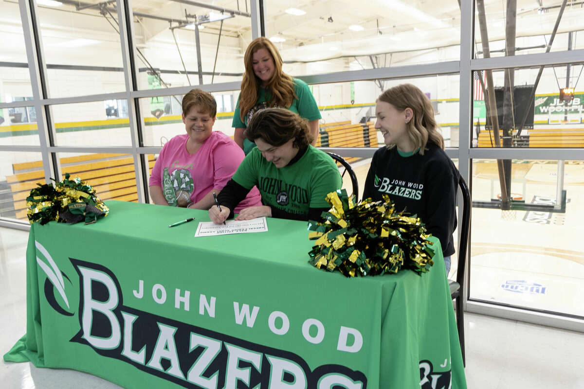 Cheer team welcomes Brown County student