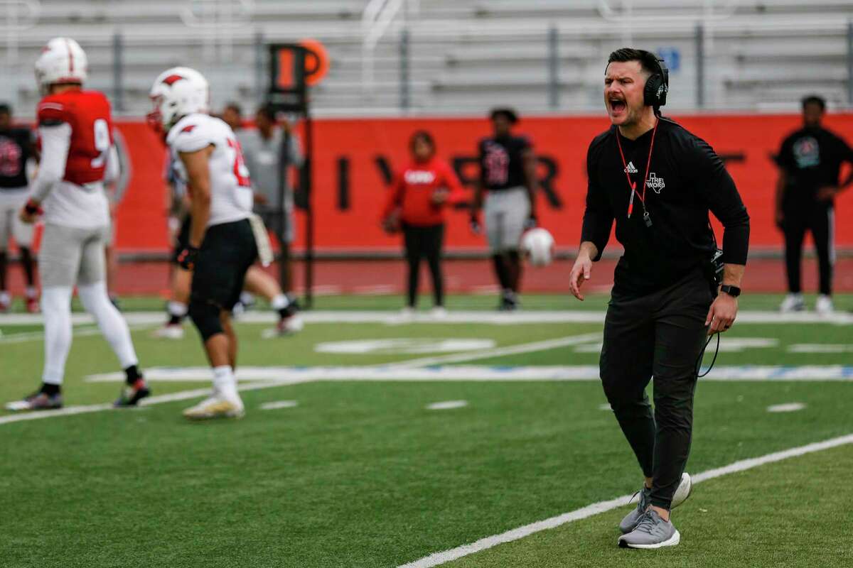 Former Texas A&M QB Zach Calzada takes reins of UIW offense