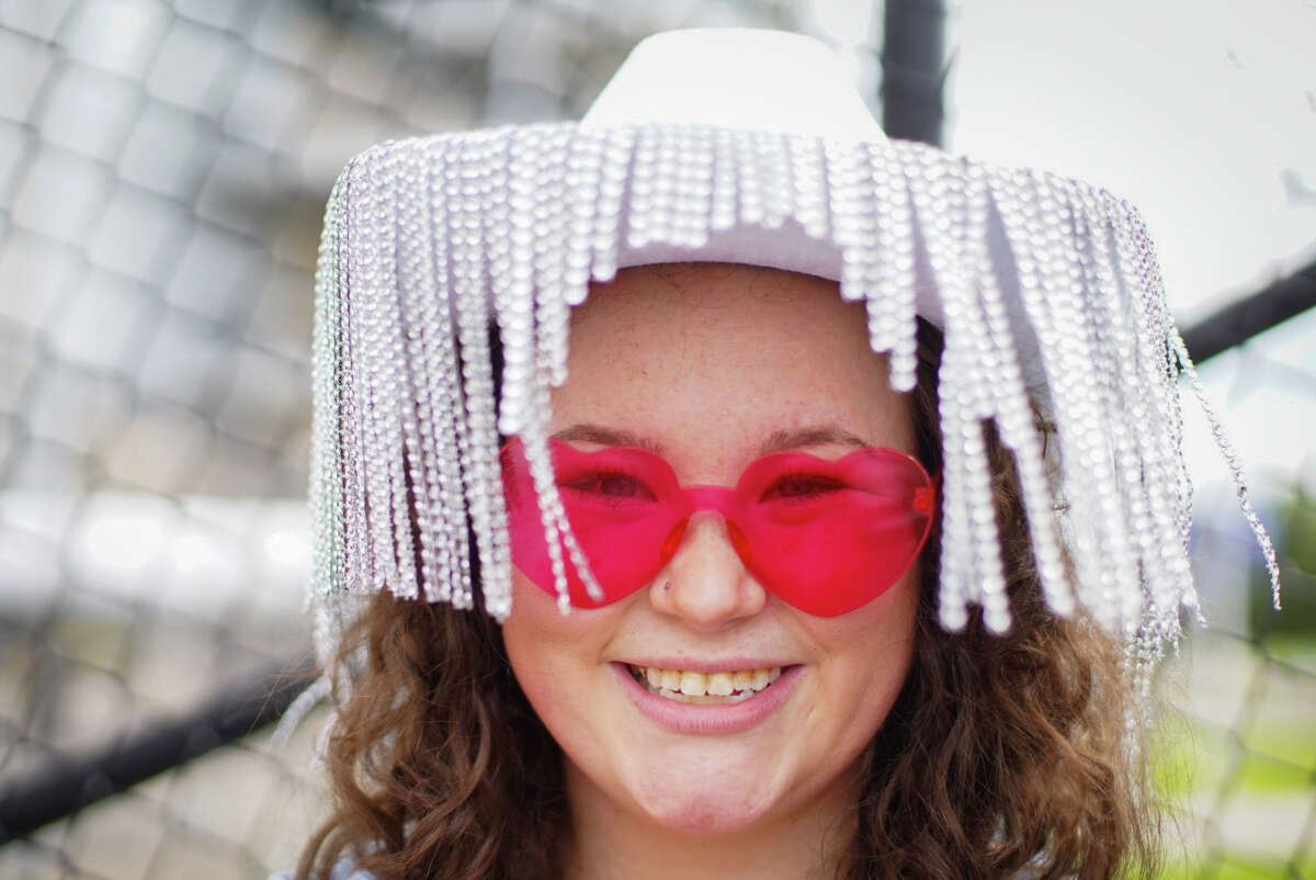 Eras Tour in Houston: Taylor Swift fans bring A-game to NRG Stadium