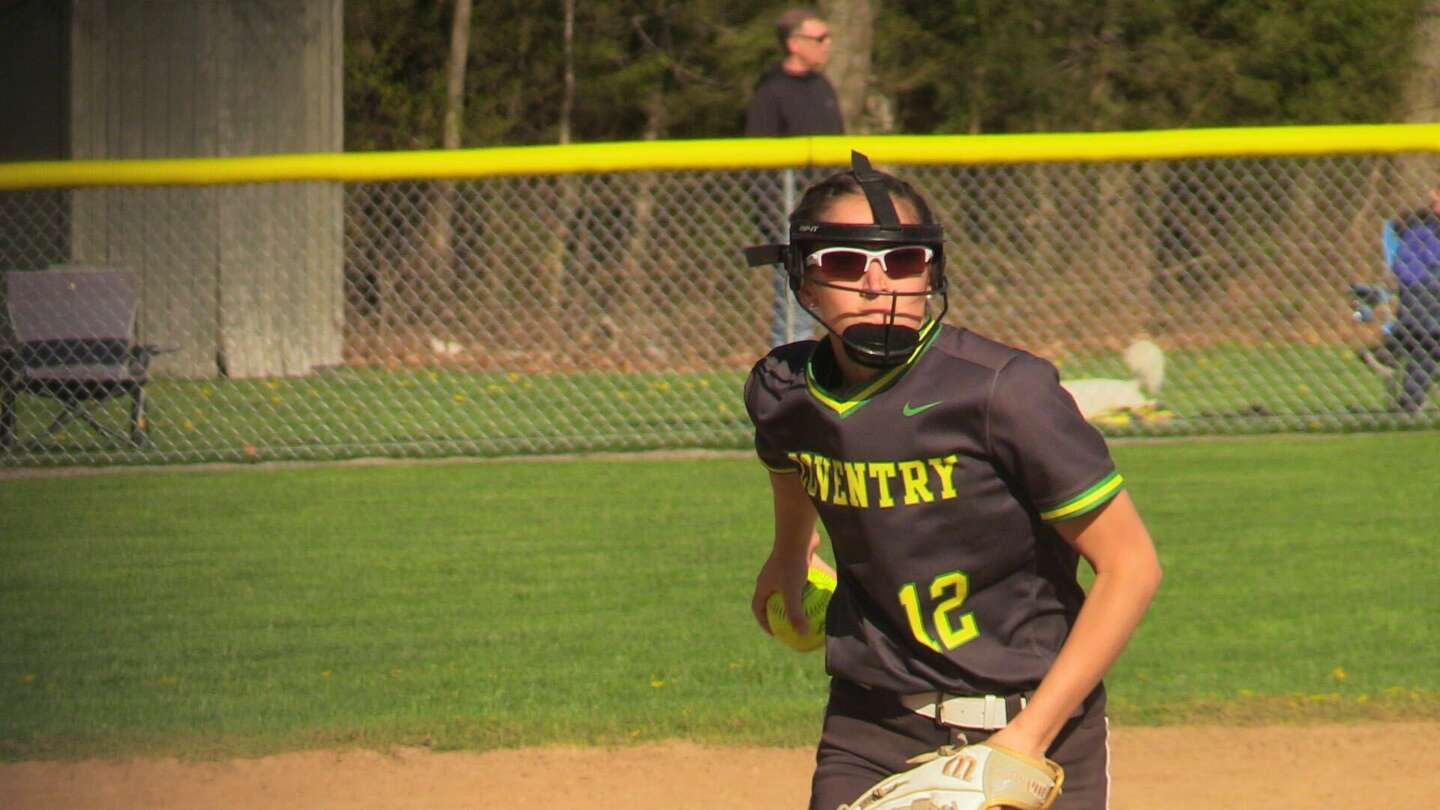 Tolland's Czerwinski, Coventry's Mitchell sign with Saint Peter's