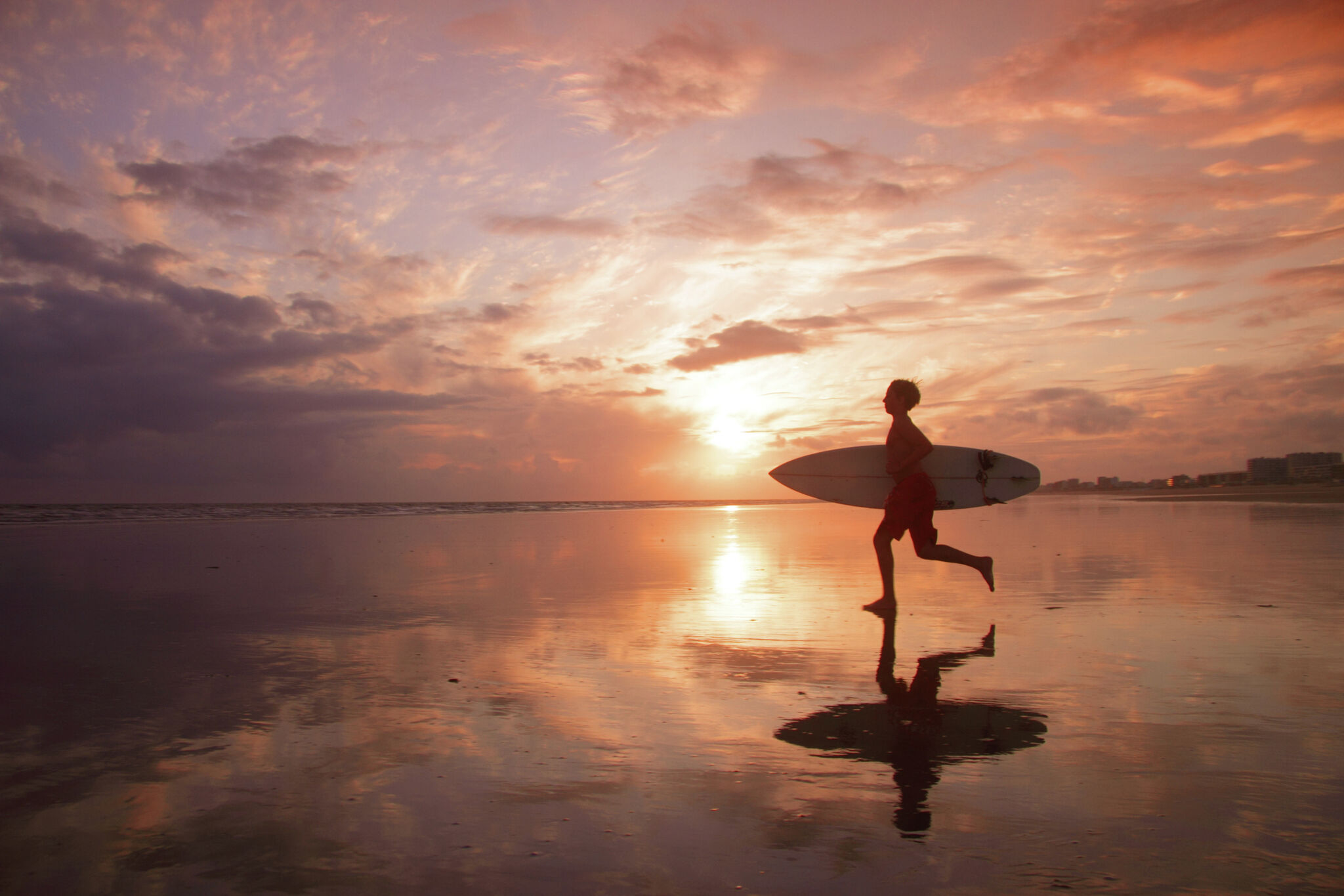 8-year-old boy shows off impressive surf moves at Texas wave pool