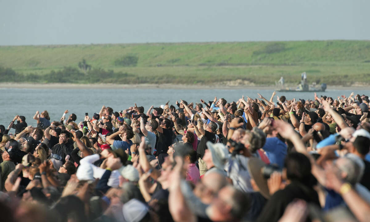SpaceX explosion: Photos show brute force of Starship rocket liftoff