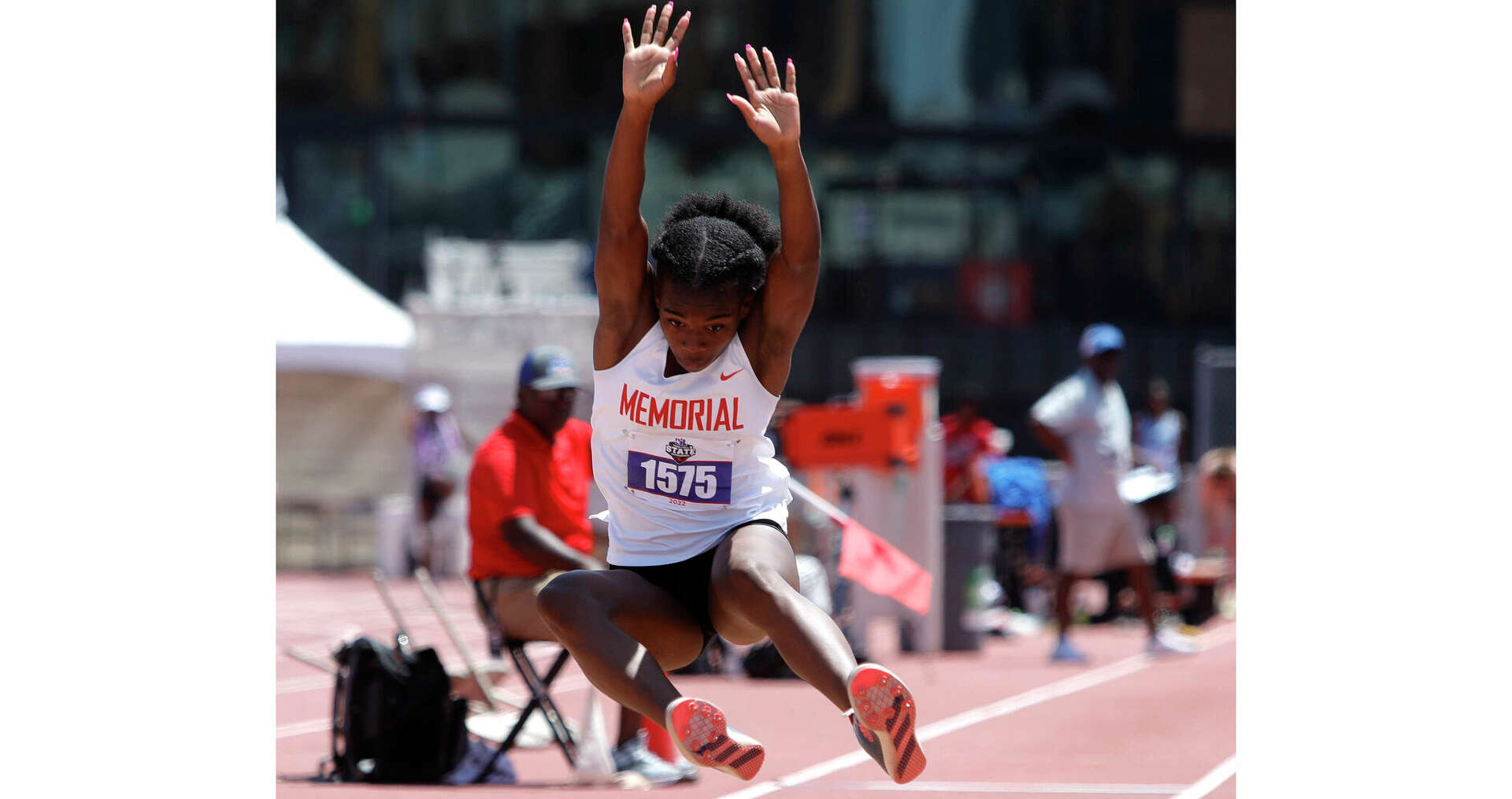 Indya Dotson, Camren Vandible lead teams to area track titles