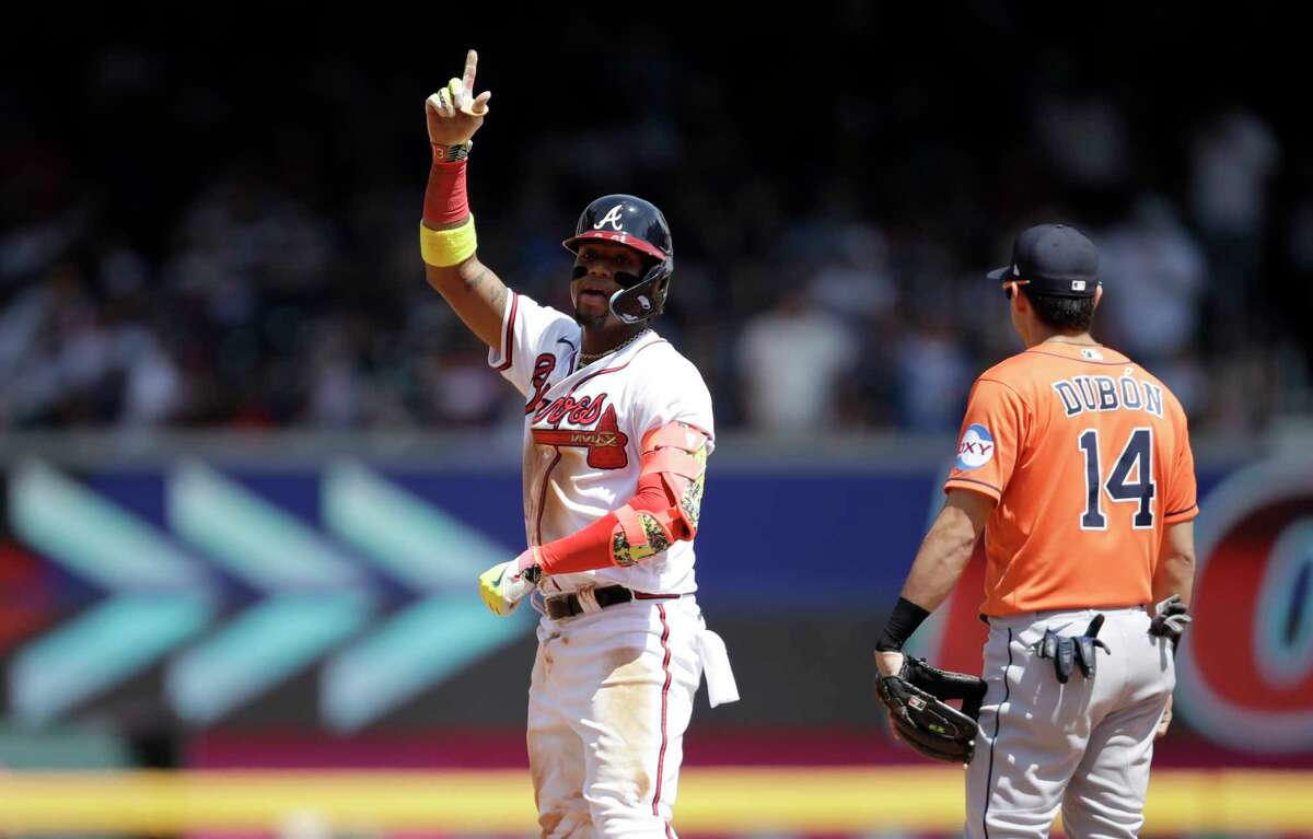 Astros 5, Braves 2: Houston rallies late again to complete sweep in At