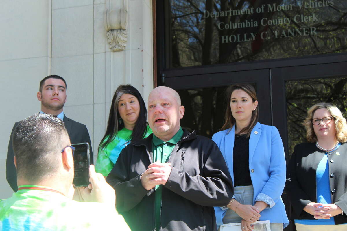 Hundreds of New Yorkers annually die awaiting organ transplants