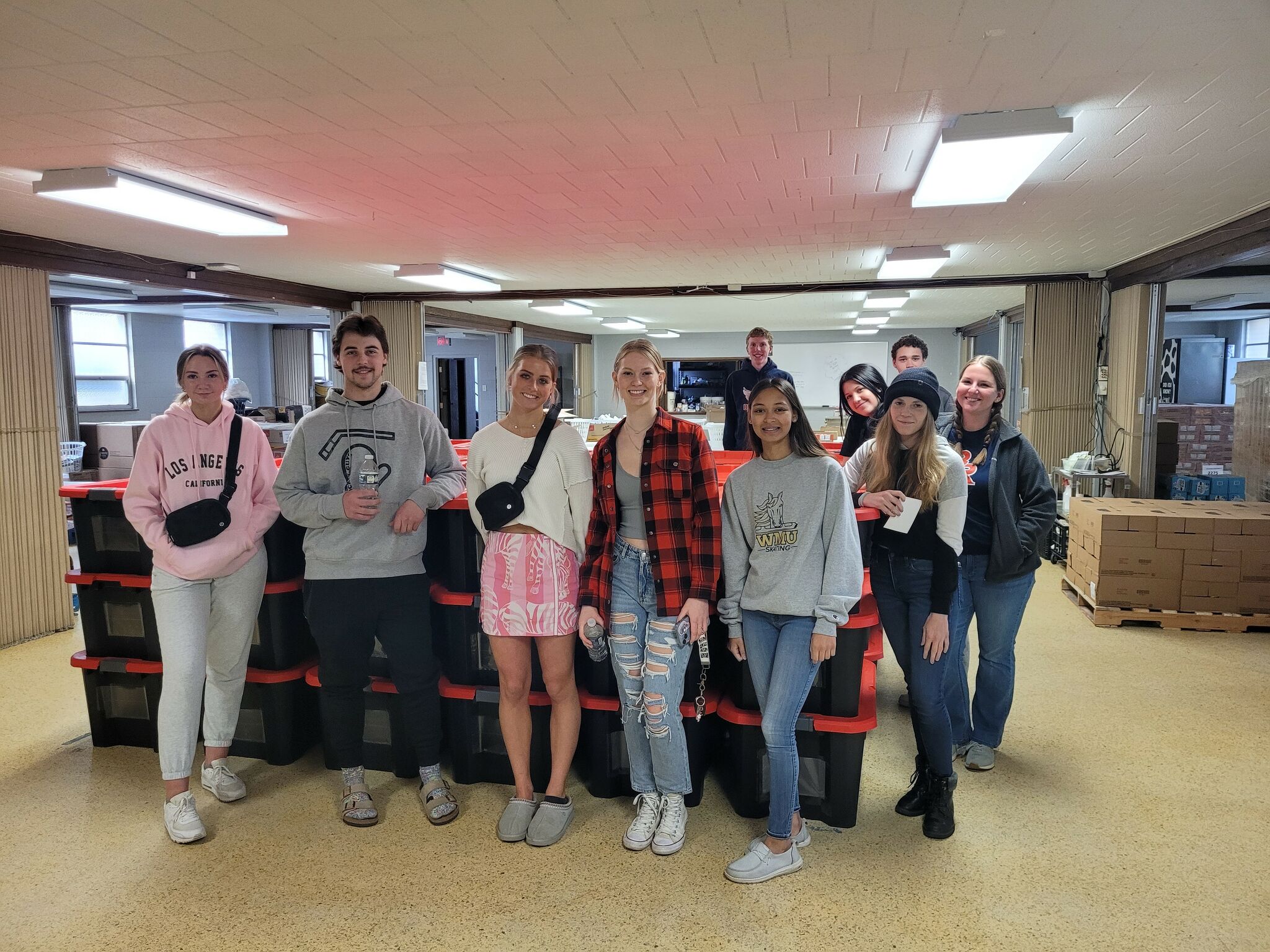 Big Rapids Honor Society volunteers for Angels of Action