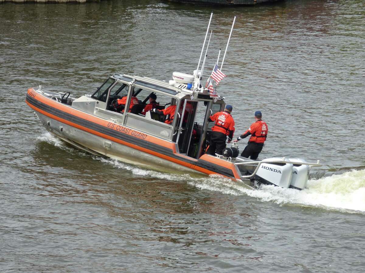 Manistee Coast Guard holds water rescue demonstration