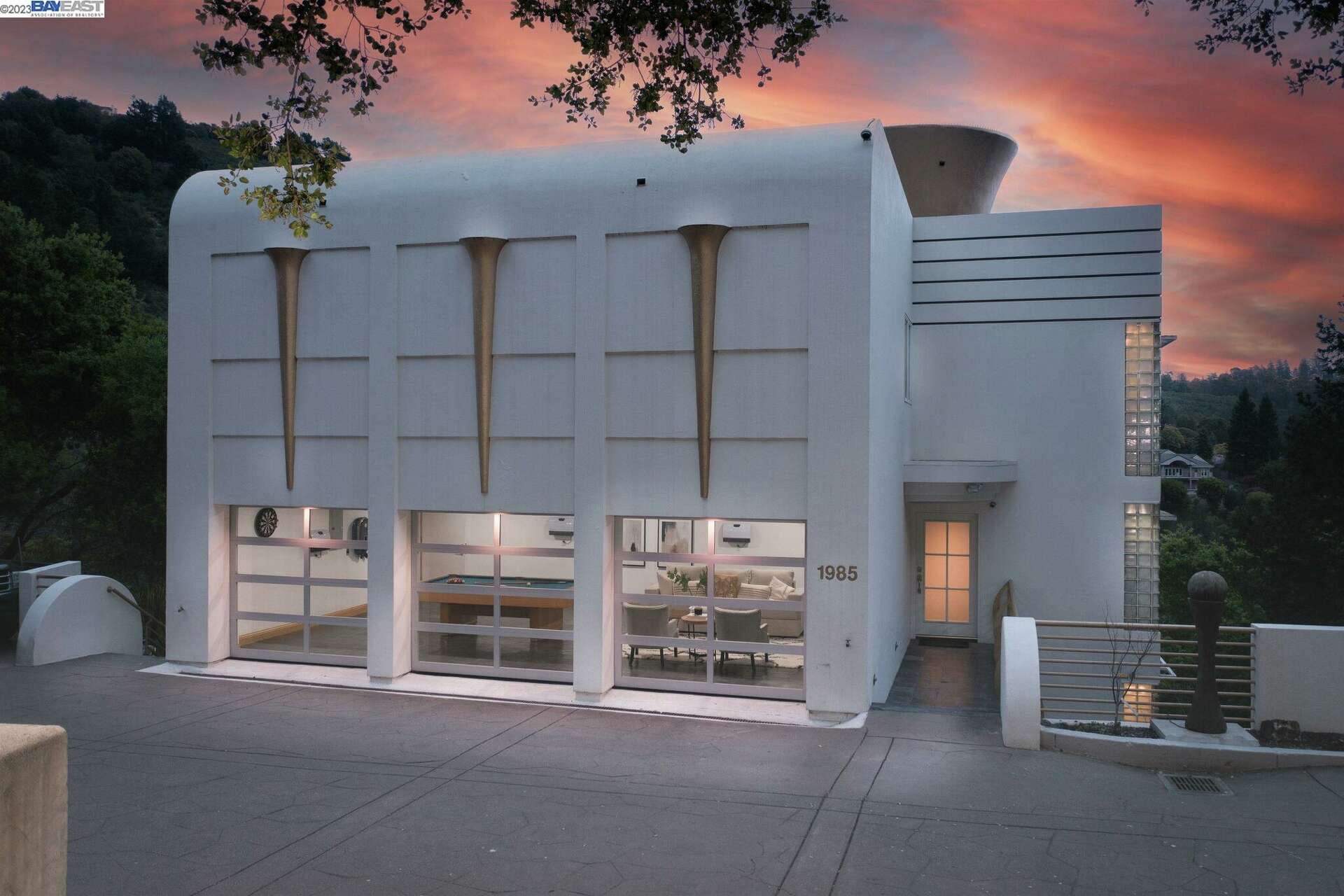 Gold-plated Bay Area mansion gets the internet's attention