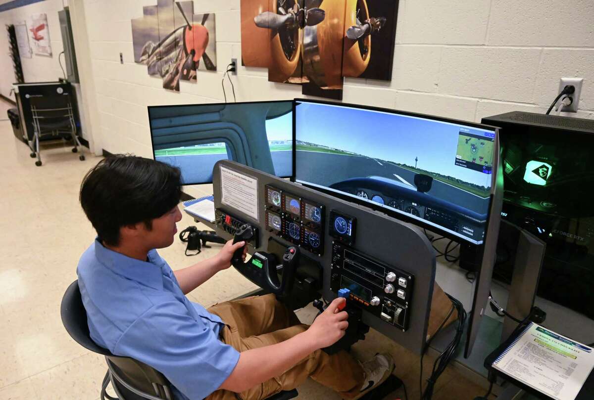 BOCES program offers easier, cheaper path for teen pilot licenses
