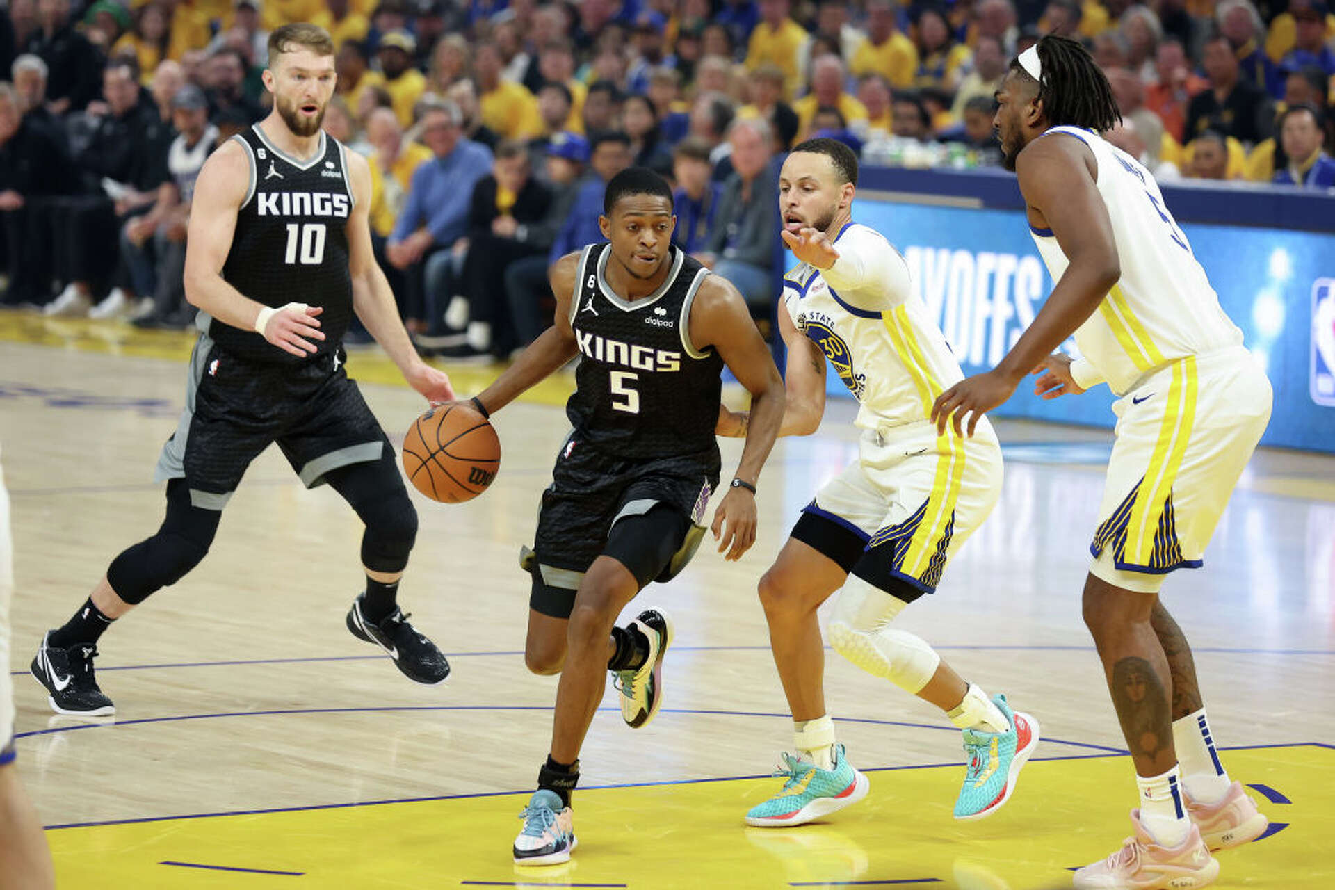 Bay Area radio guy has conspiracy on De'Aaron Fox's finger vs Warriors