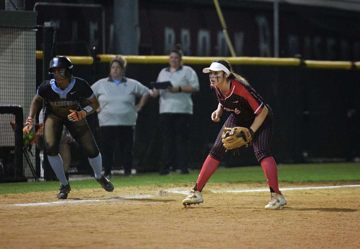 Clear Brook Wolverines beat the odds to make softball playoffs