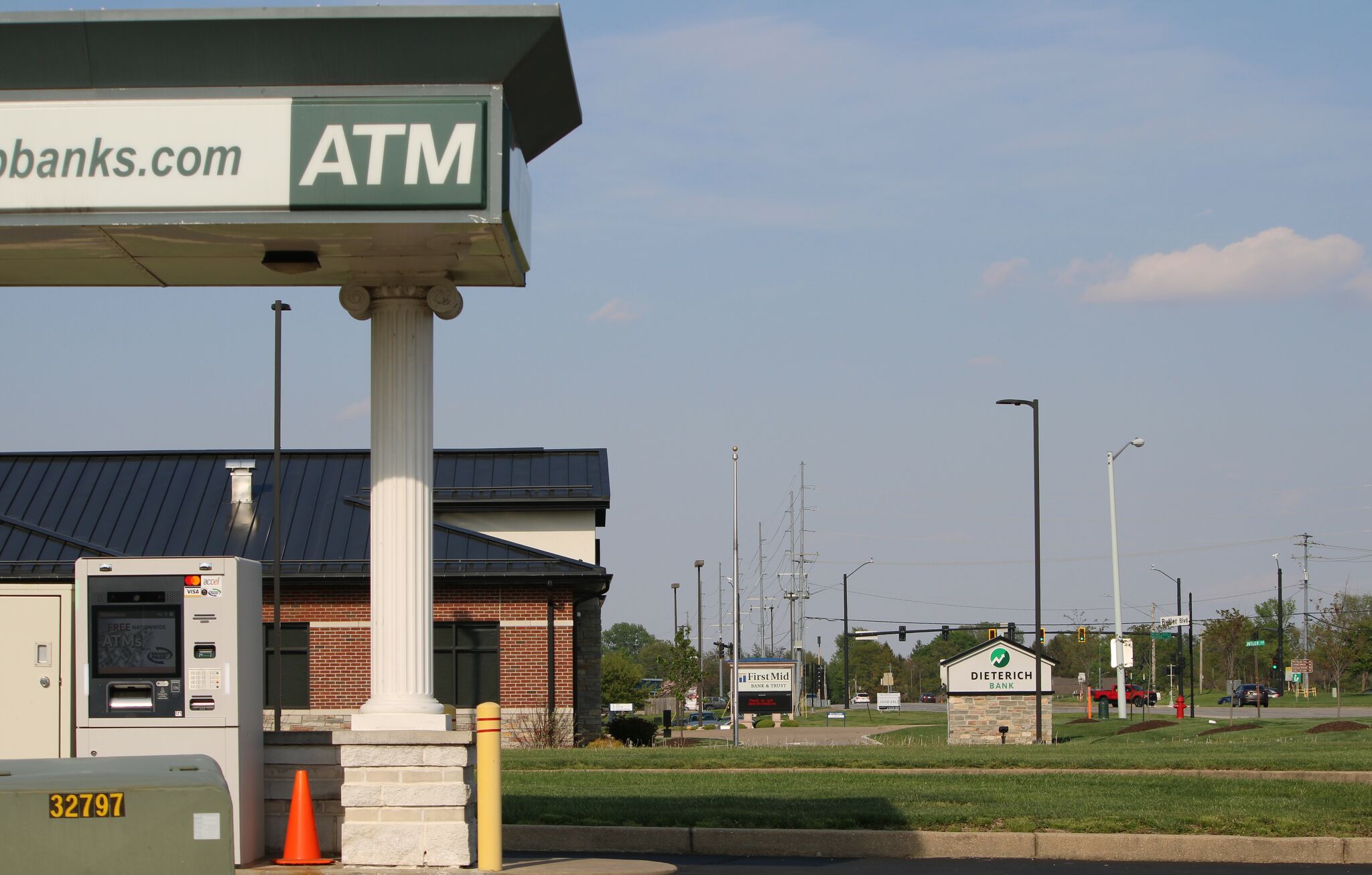 Edwardsville's proliferation of banks: Is it just the market?