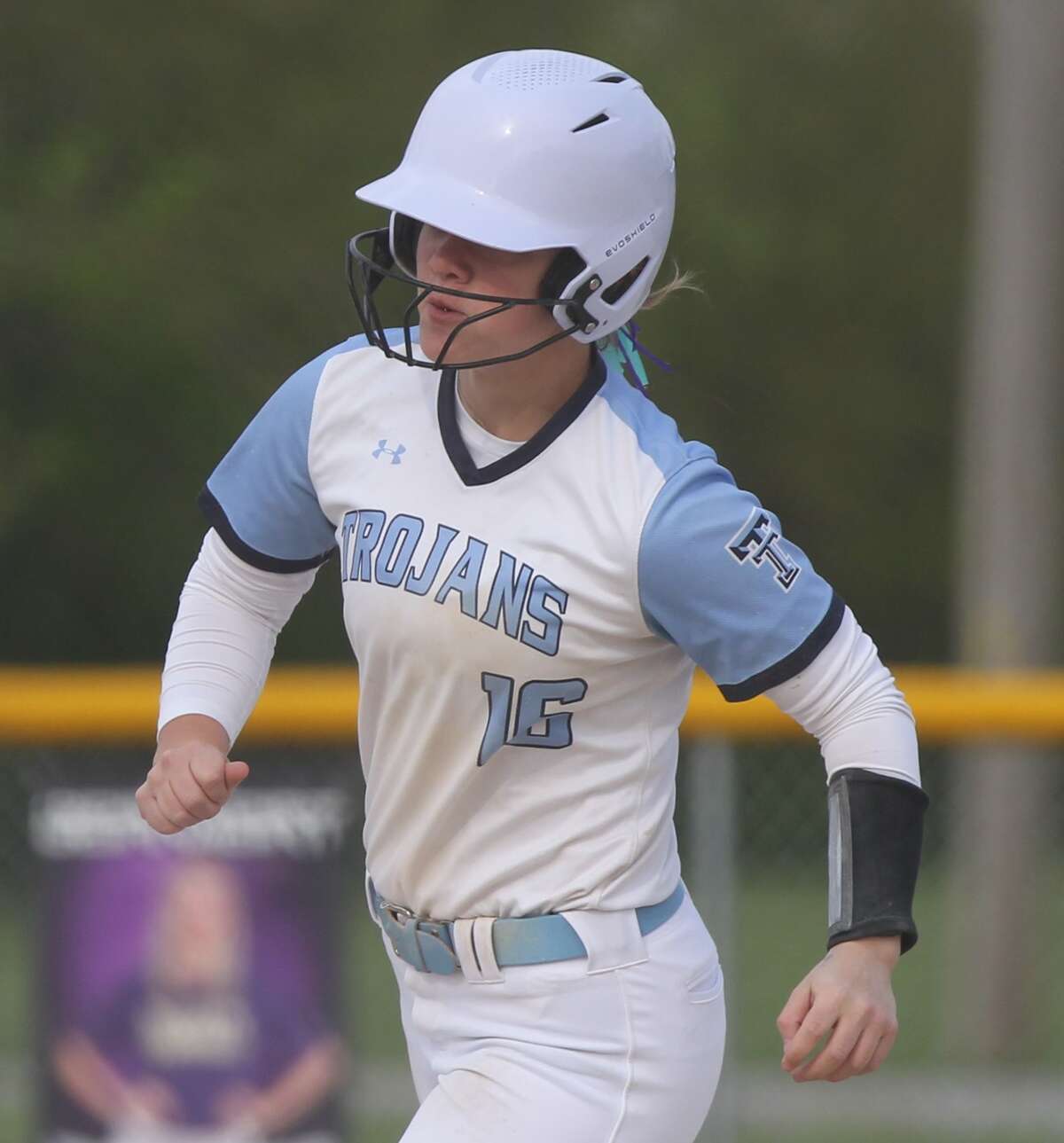 Triopia softball team rolls past Routt