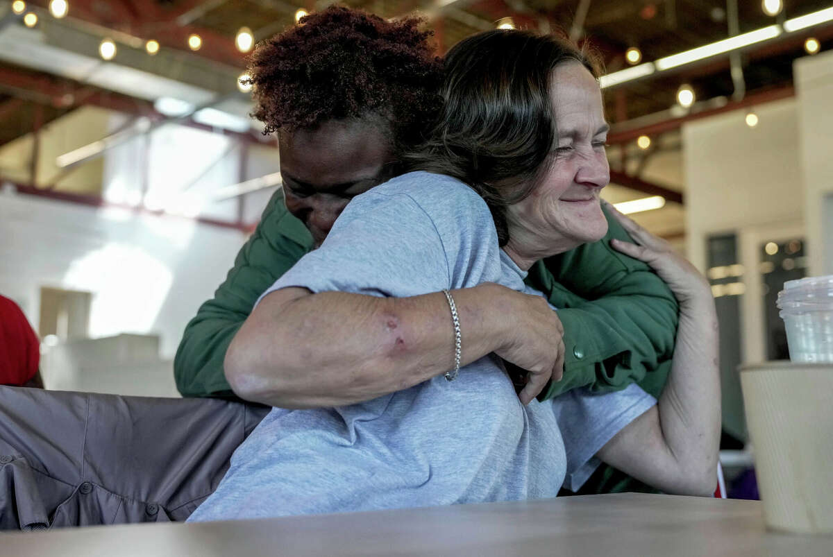 Opera recital for homeless community moves Houstonians