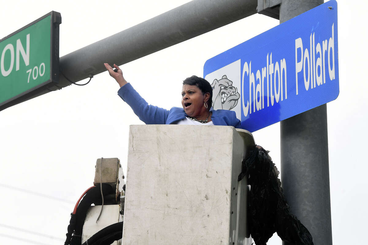 City of Beaumont unveils Charlton-Pollard neighborhood street signs