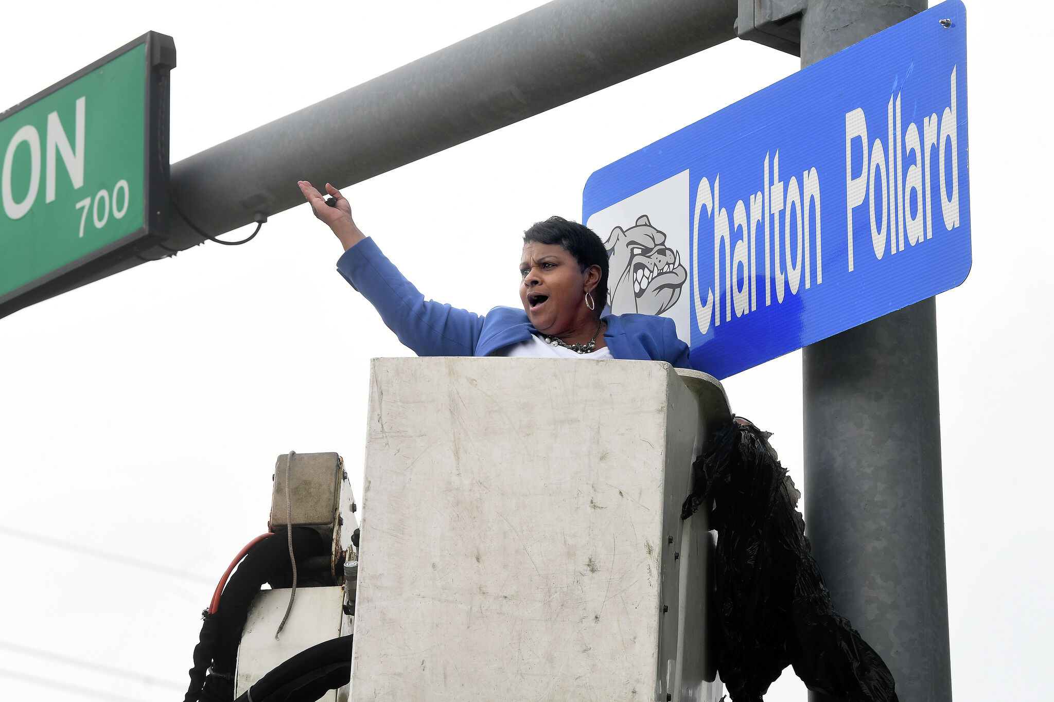 City of Beaumont unveils Charlton-Pollard neighborhood street signs