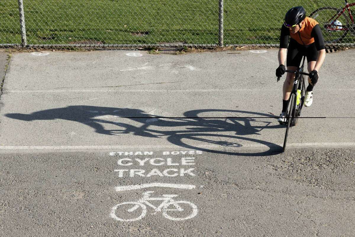 Death of SF elite cyclist remains a mystery. His friends want answers