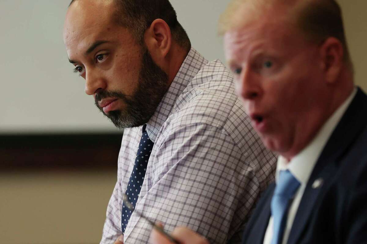 SAPD lieutenant who made lewd remark to woman officer catches break