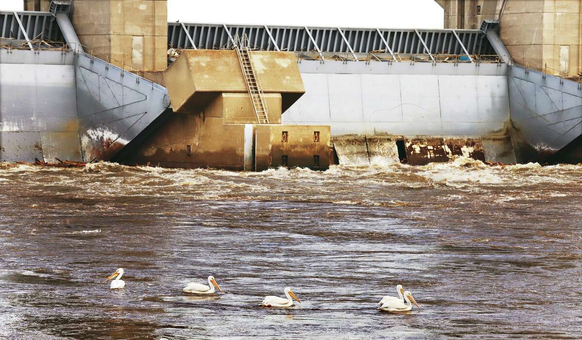 Melvin Price readies for higher river levels
