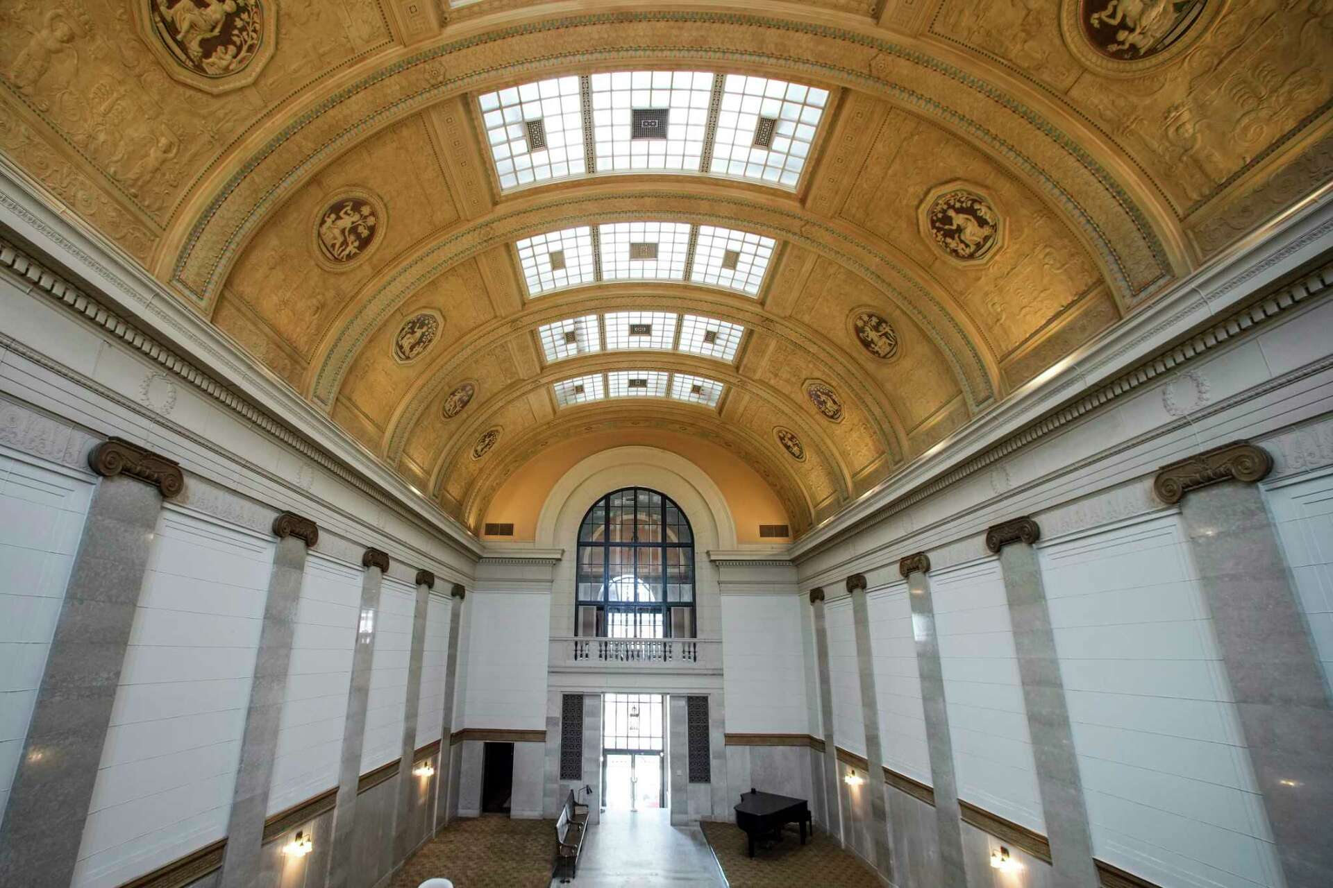 Galveston home tour shows off restored City National Bank Building