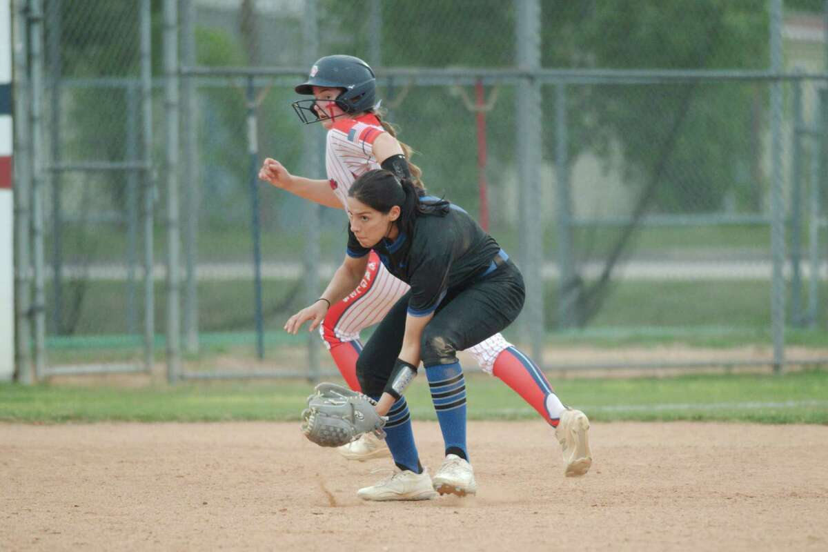 High school softball: Dawson tops Clear Springs in bidistrict opener