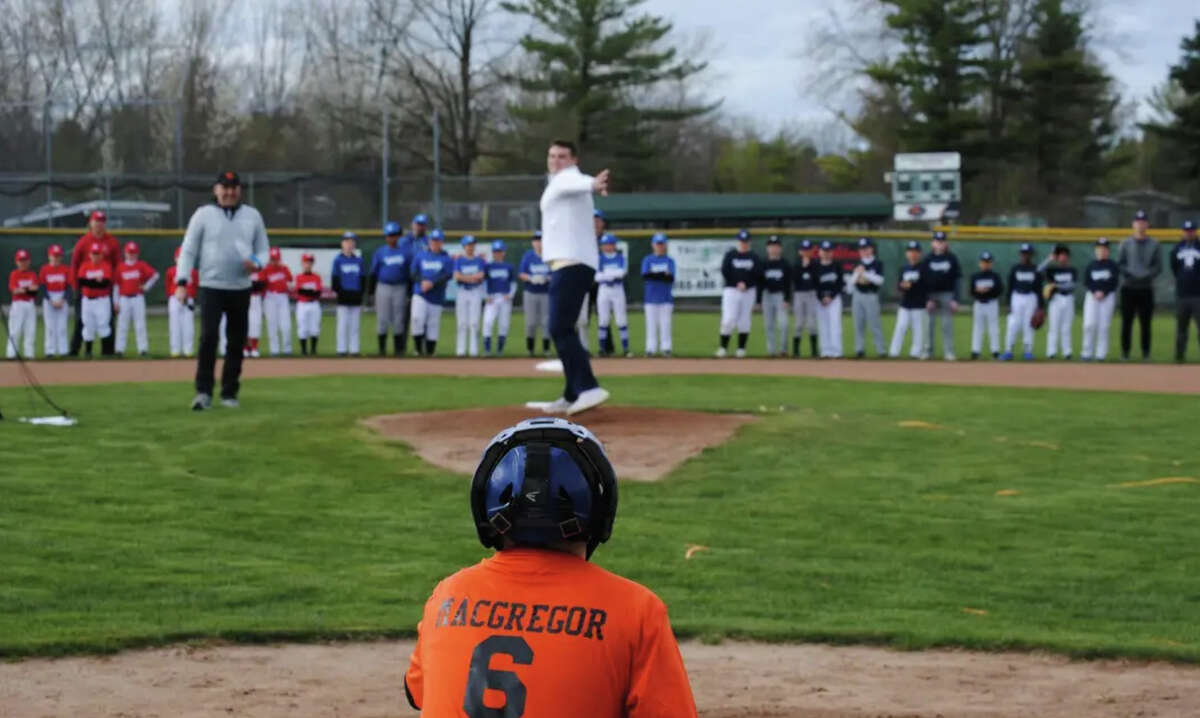 FNW kicks off Little League season with opening day ceremony