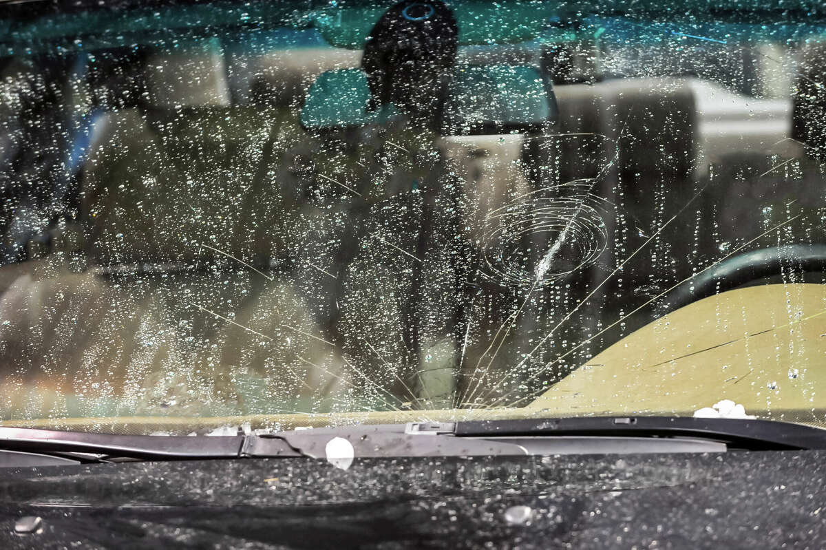 Texas thunderstorms bring hail, damage 100+ cars and buildings