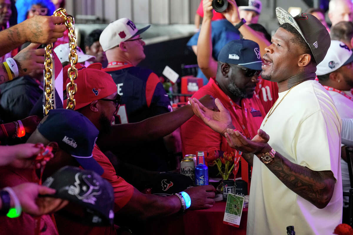 2023 NFL draft: Texans make it a memorable opening night with trade