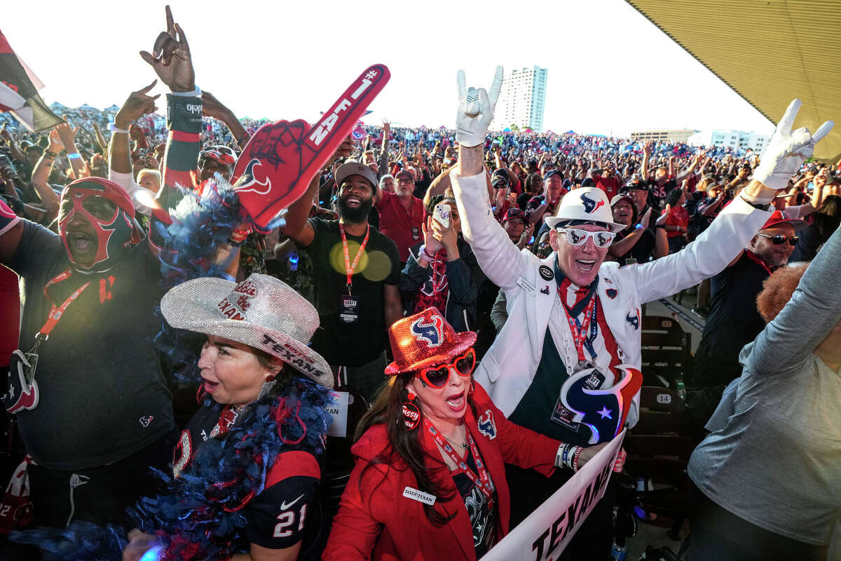 2023 NFL draft: Texans make it a memorable opening night with trade